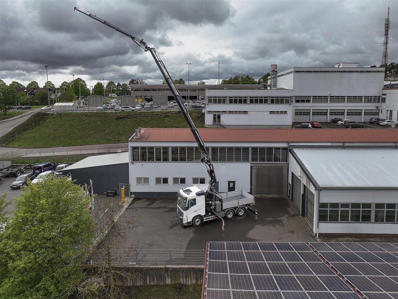 VOLVO FH-500 mit FASSI KRAN — FHE Kranservice GmbH